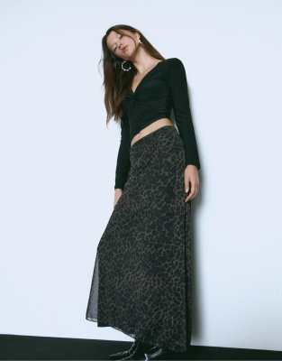 Stradivarius – Brun midikjol i tyll med leopardmönster | ASOS
