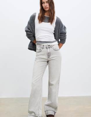 Stradivarius D92 straight wide-leg jeans in light grey | ASOS