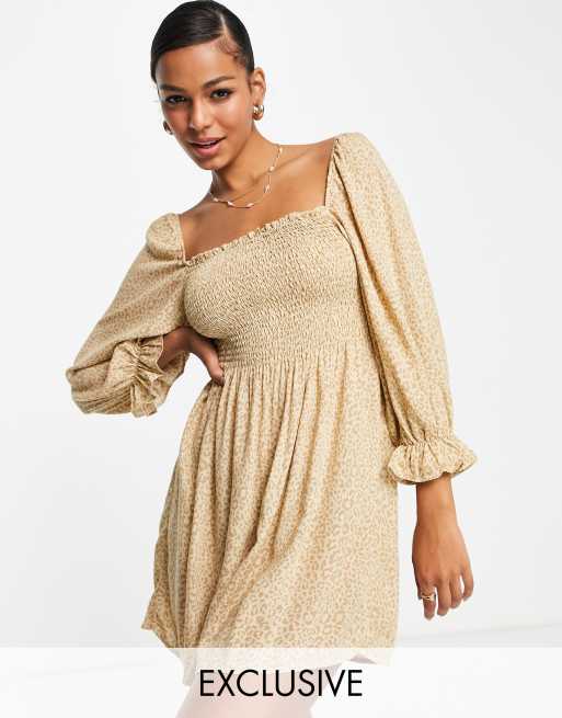 Stradivarius Gerafftes Minikleid Mit Eckigem Ausschnitt Und