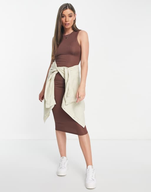 Stradivarius - Geribbelde midi-jurk in chocoladebruin | ASOS