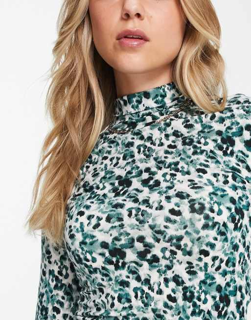 Stradivarius Grönmönstrad Topp Med Långa ärmar Och Hög Ringning Asos