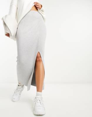 Stradivarius - Jupe mi-longue en maille avec fente - Gris | ASOS