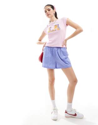 Stradivarius - LA Baby T-shirt in roze | ASOS