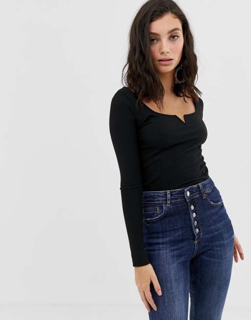 Stradivarius Langärmliges Schwarzes Oberteil Mit Eingekerbter