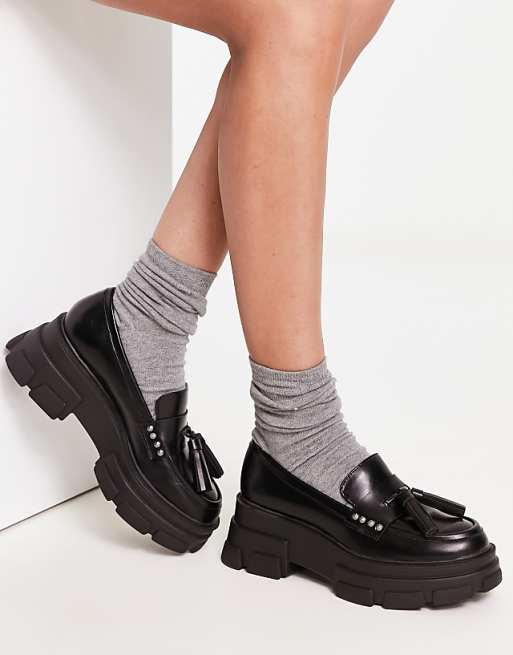 Stradivarius – Loafer in Schwarz mit Quasten und dicker Sohle | ASOS Stradivarius – Loafer in Schwarz mit Quasten und dicker Sohle | ASOS