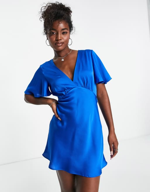 Stradivarius Robe Rétro Courte En Satin à Décolleté En V Bleu Pop
