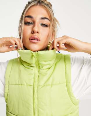 Stradivarius - STR - Doudoune courte sans manches - Citron vert | ASOS