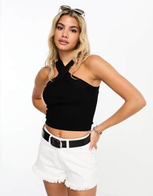 Stradivarius - Top à encolure licou et bretelles croisées - Noir | ASOS