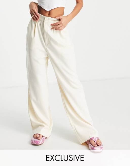 Stradivarius wide leg dad trouser in ecru | ASOS