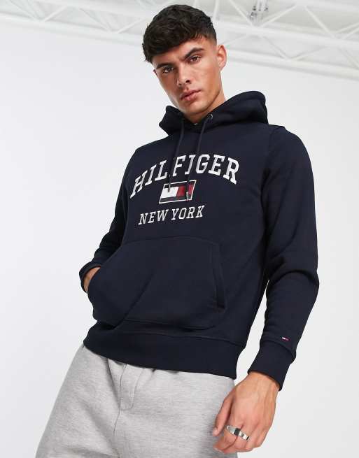 Sudadera Azul Marino Con Capucha Y Logo De Estilo Universitario De