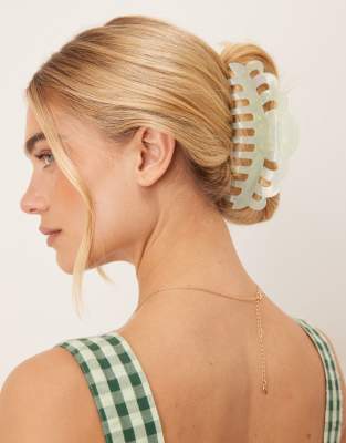 Sui Ava – Emma – Pastelowozielona bardzo duża klamra do włosów | ASOS