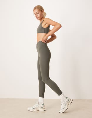 Tala - DayFlex - Olivengrønt sæt | ASOS