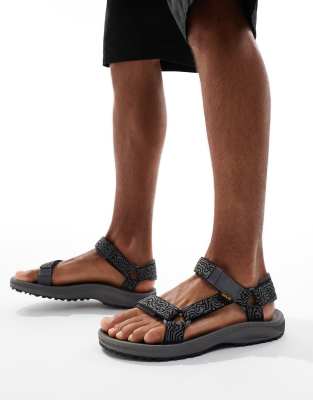 Teva Winsted walking sandals in black and grey | ASOS