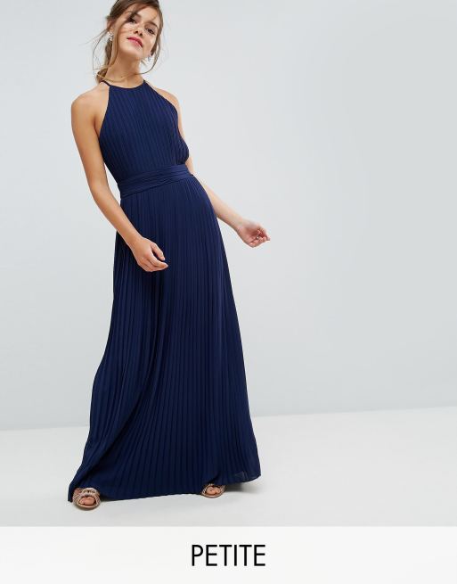 TFNC Petite - Robe longue de demoiselle d'honneur plissée à encolure montante | ASOS