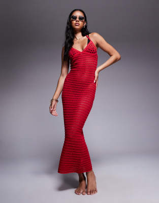 The Frolic – Röd, virkad maxiklänning med halterneck, exklusivt hos ...