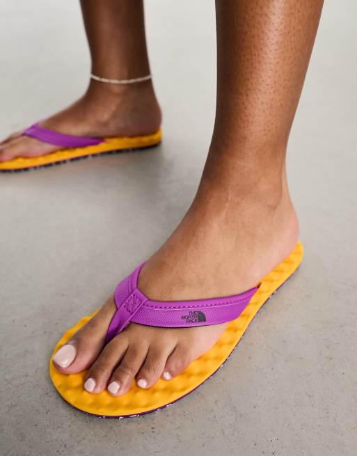 The North Face Base Camp Mini II Zehenstegsandalen in Gelb und Lila