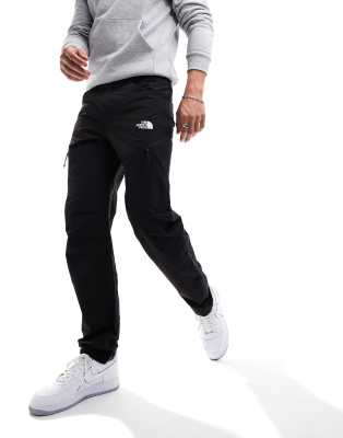The North Face – Exploration – Svarta avsmalnande cargobyxor med normal ...