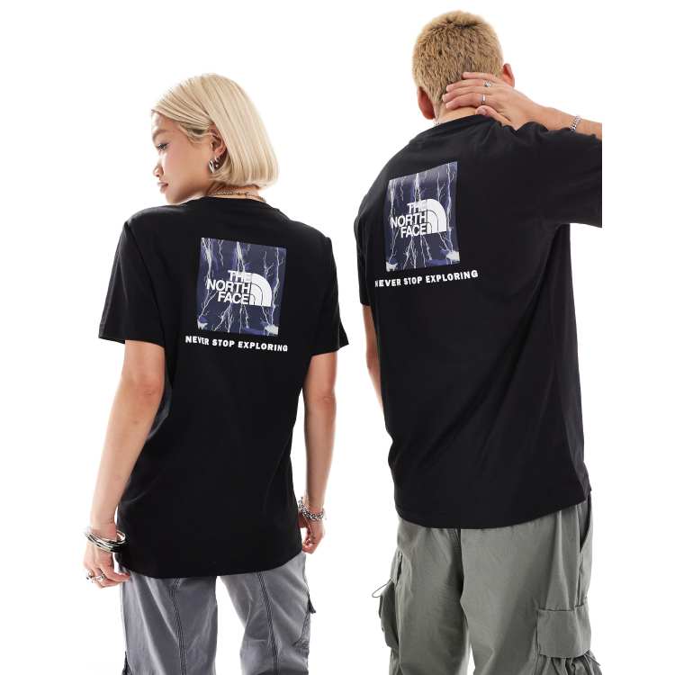 The North Face Redbox T Shirt mit blauem Blitz Print auf dem Rucken ASOS