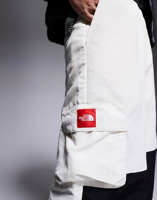 The North Face Seven Summits Himalayan cargo track pants in The North Face Seven Summits Himalayan cargo track pants in