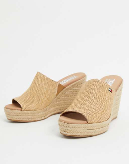 Tommy Hilfiger Beige Mules mit Keilabsatz