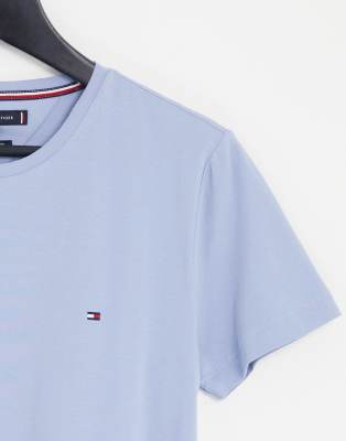 Tommy Hilfiger Schmal geschnittenes T Shirt mit Logo in Hellblau ASOS