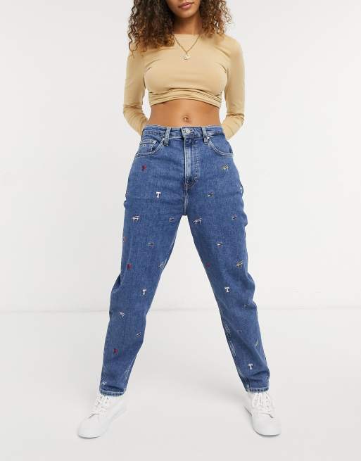 Tommy Jeans Mom Jeans mit Stickerei in verwaschenem Hellblau ASOS