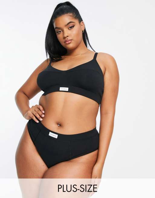 Tommy Jeans Plus - Culotte tanga taille haute en coton mélangé - Noir | ASOS