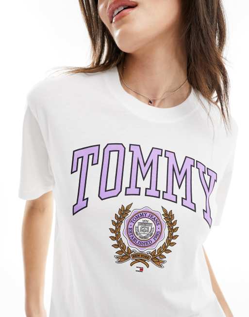 Tommy Jeans Relaxed Fit College T Shirt in WeiB
