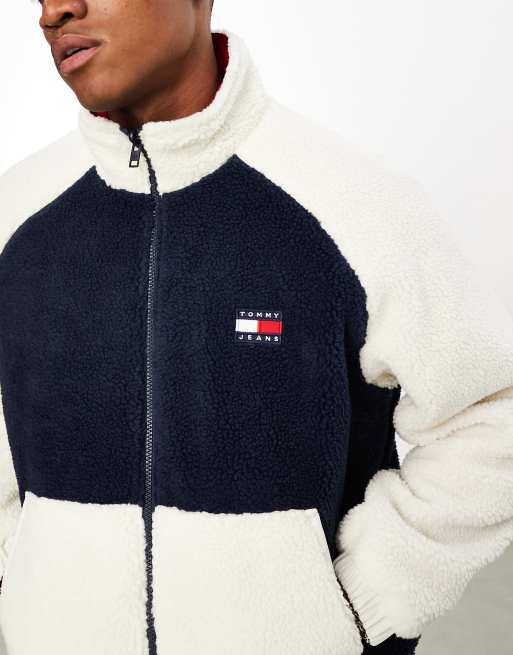 Tommy Jeans Wendbare Jacke aus Sherpa Fleece in mehreren Farben