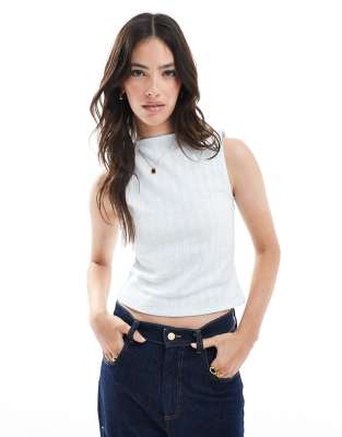 Top azul pastel con cuello barco y espalda baja de punto pointelle de ...