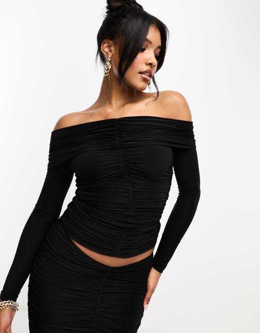 Top Negro Fruncido Con Escote Bardot De Naked Wardrobe Parte De Un