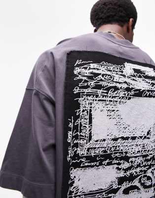 Topman - Koksgrå og super-oversized T-shirt med lapper med skribleri | ASOS