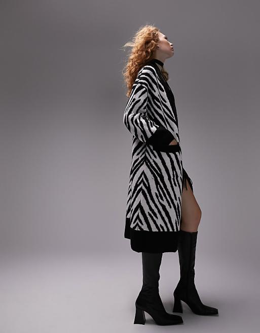 Topshop - Cardigan lungo in maglia bianco e nero animalier | ASOS Topshop - Cardigan lungo in maglia bianco e nero animalier | ASOS