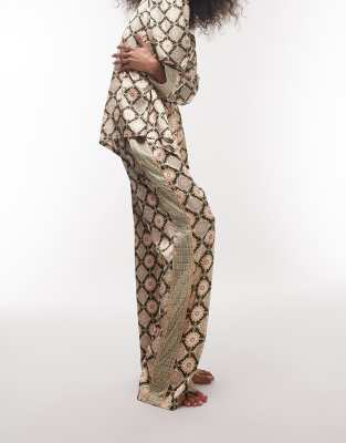 Topshop - Ensemble de pyjama en satin à imprimé mosaïque avec pantalon ...