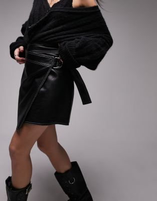 Topshop - Mini-jupe portefeuille en similicuir avec ceinture et surpiqûres - Noir | ASOS