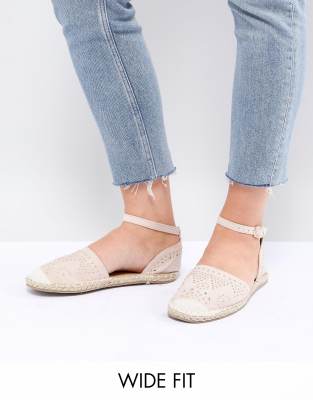 Truffle Collection – Espadriller med nitar och vid passform | ASOS