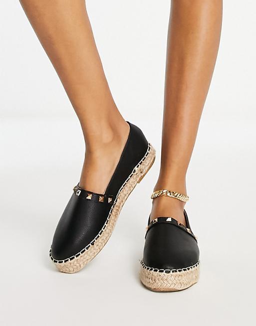 Truffle Collection – Espadrilles mit Nieten aus Kunstleder in Schwarz ... Truffle Collection – Espadrilles mit Nieten aus Kunstleder in Schwarz ...