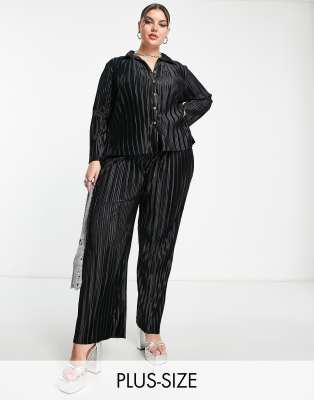 Urban Threads Plus – Svart figursydd skjorta med plissering, del av set ...