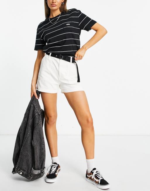 Vans – Clark – Shorts in Weiß mit Gürtel | ASOS