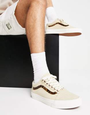 Vans – Old Skool – Sneaker in Sand mit Safari-Detail | ASOS