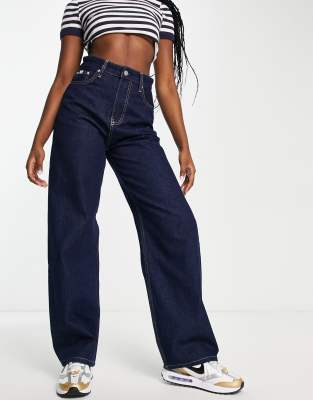 Vaqueros con lavado añil de talle alto y corte holgado de Calvin Klein ...