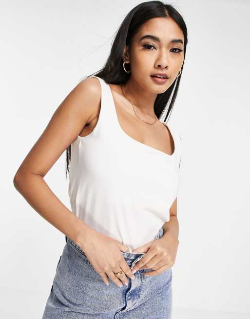 Vero Moda Aware Trägertop In Weiß Mit Eckigem Ausschnitt Asos