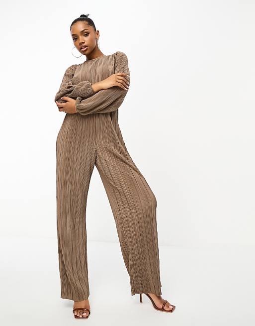 Vero Moda long sleeve plisse jumpsuit in brown | ASOS Vero Moda long sleeve plisse jumpsuit in brown | ASOS
