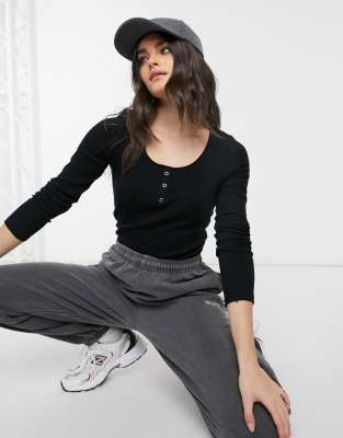 Vero Moda ribbed top with scoop neck in black | ASOS