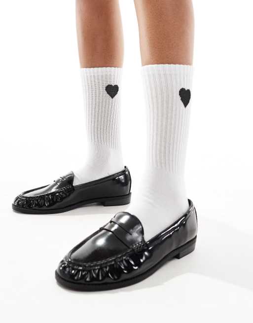 Vero Moda sporty ribbed socks with heart motif in black | ASOS