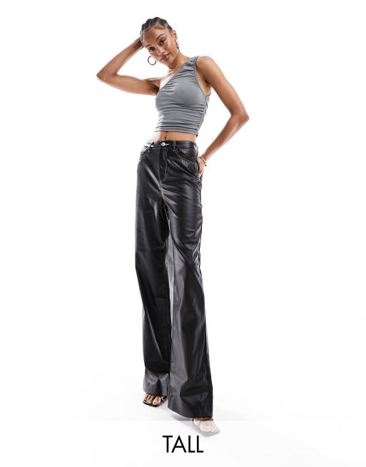 Vero Moda Tall Dad Broek Met Wijde Pijpen En Leerlook In Zwart Met