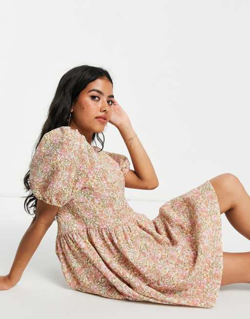 Vestido Corto En Tonos Pastel Escalonado De Corte Amplio Con Estampado
