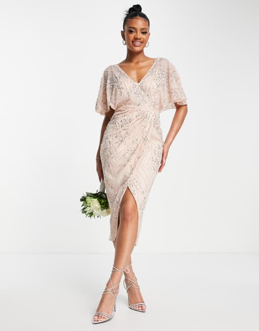 Vestido de dama de honor midi rosa cruzado con diseño integral adornado de Beauut | ASOS