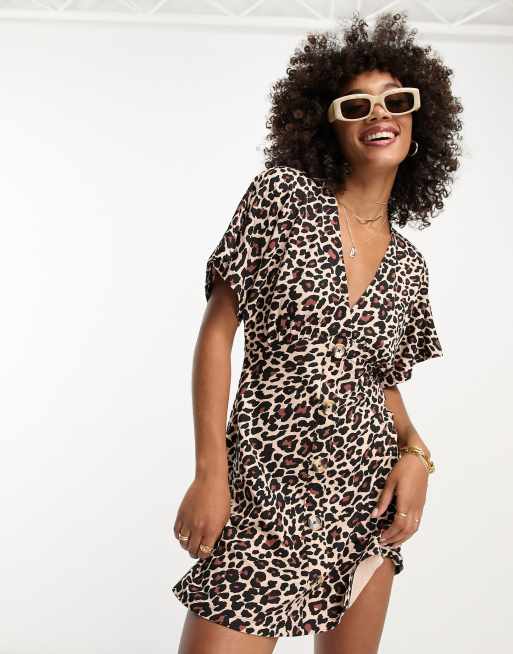 Vestido De Tarde Corto Con Estampado De Leopardo Mangas Acampanadas Y