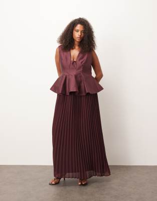 Vestido largo color ciruela con cintura estructurada y falda plisada en ...